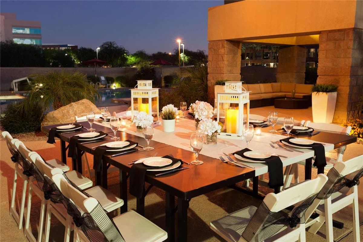 Book a Day Pass for a Hotel or Resort in Phoenix | Pool & Spa Access